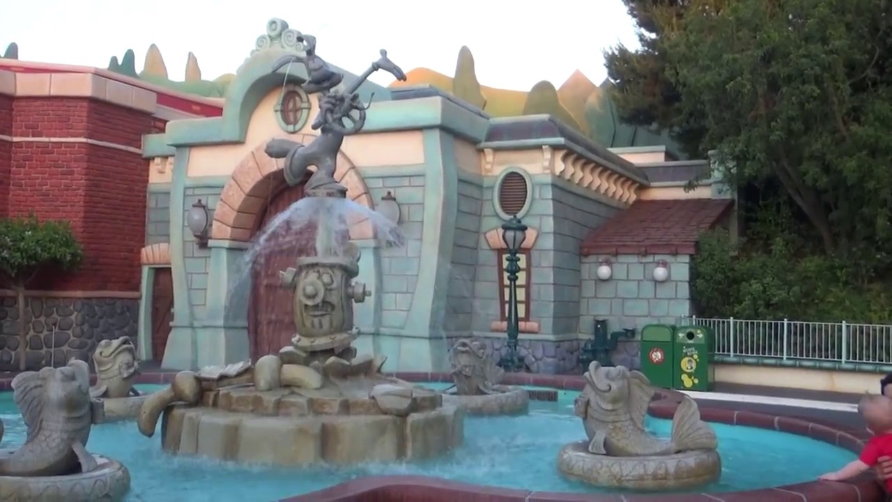 Disneyland Toontown Roger Rabbit - YouTube