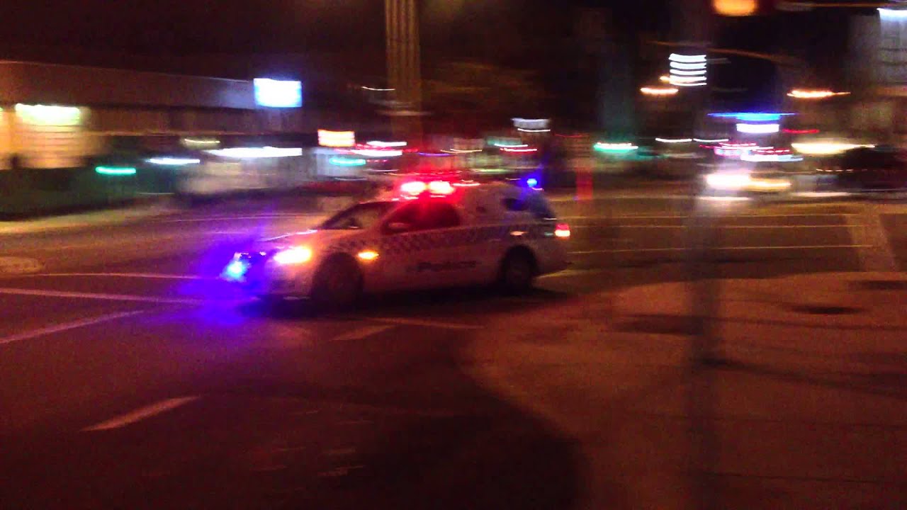VicPol - Divi Van Responding Frankston - YouTube
