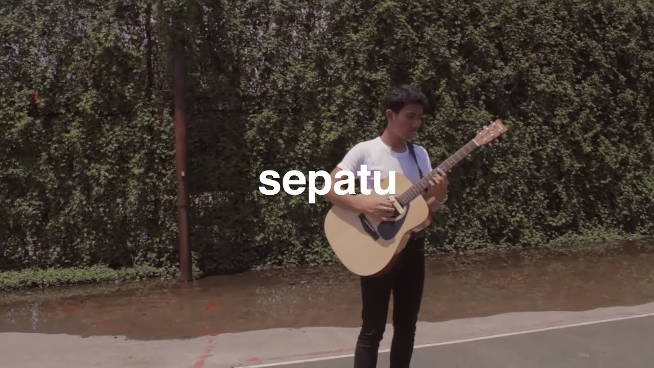 Sepatu - Tulus (Fingerstyle Guitar) - YouTube