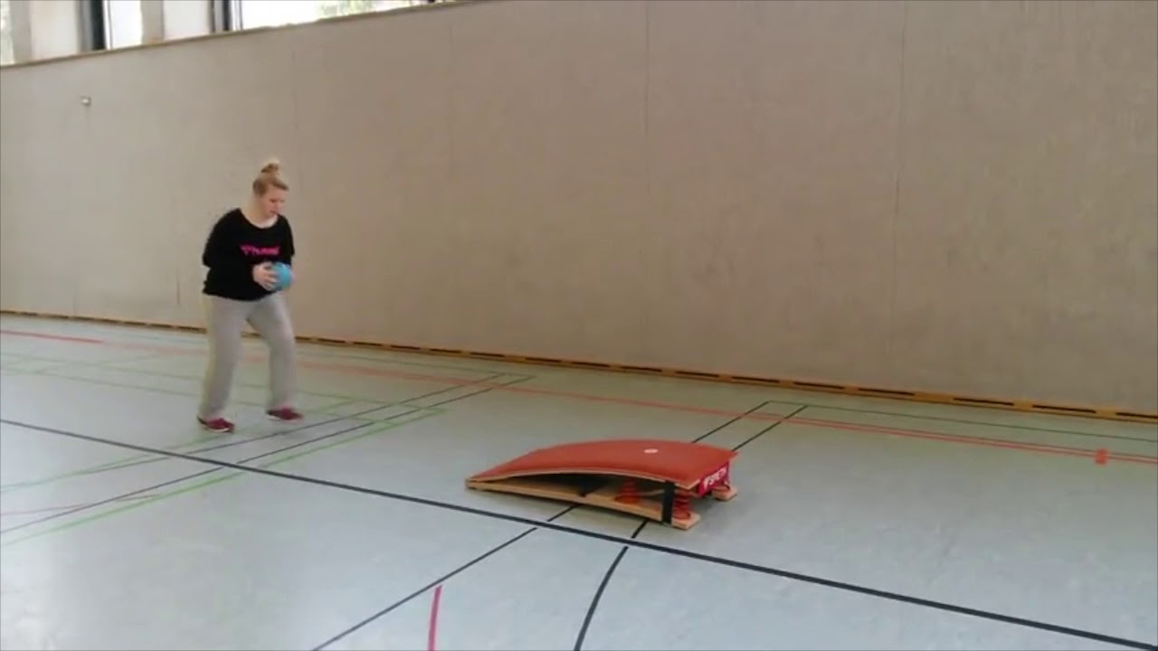 Einführung in den Handball Sprungwurf (2) - YouTube