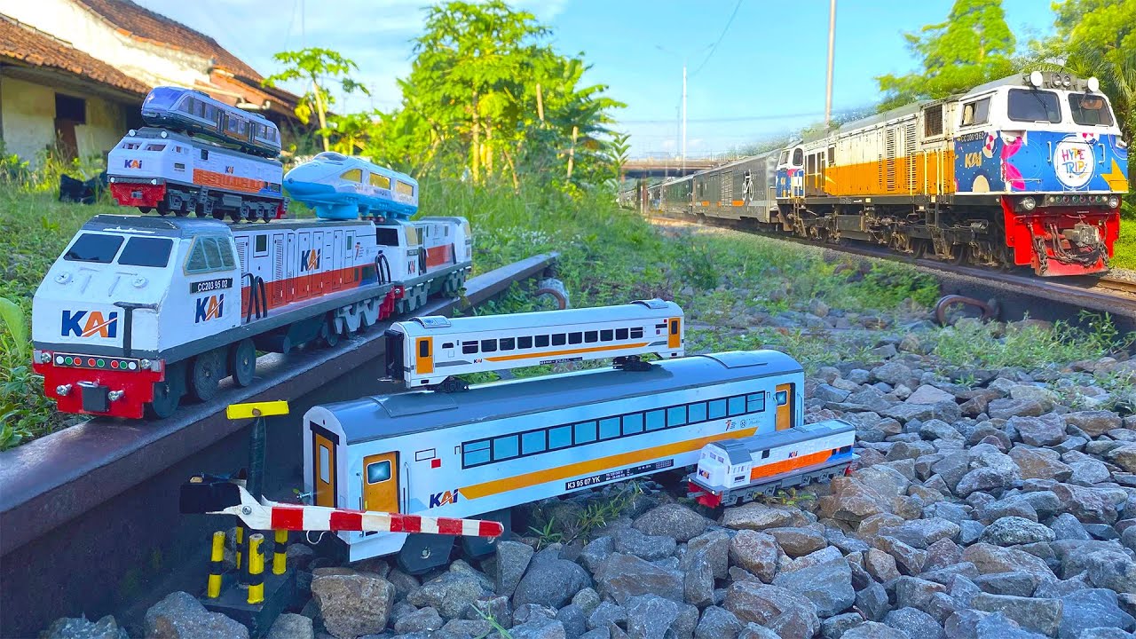 Kereta Api Kayu CC206 Cc201 Dan Cc203 Berkumpul Di Wesel - Review ...