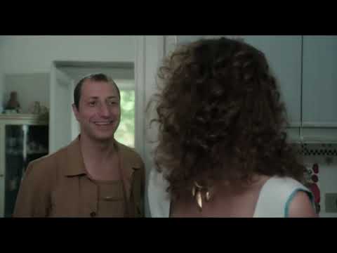 Il ficcanaso (1981) Film Commedia/Giallo.