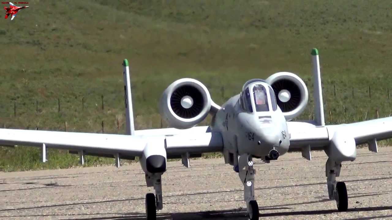 Huge Twin Turbine A10 Tank Killer Thunderbolt II at 2013 Princeton ...