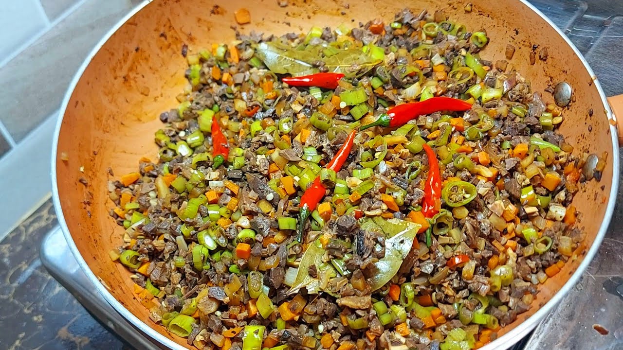 KANDINGGA : Pork Bopis Bicol Style - YouTube