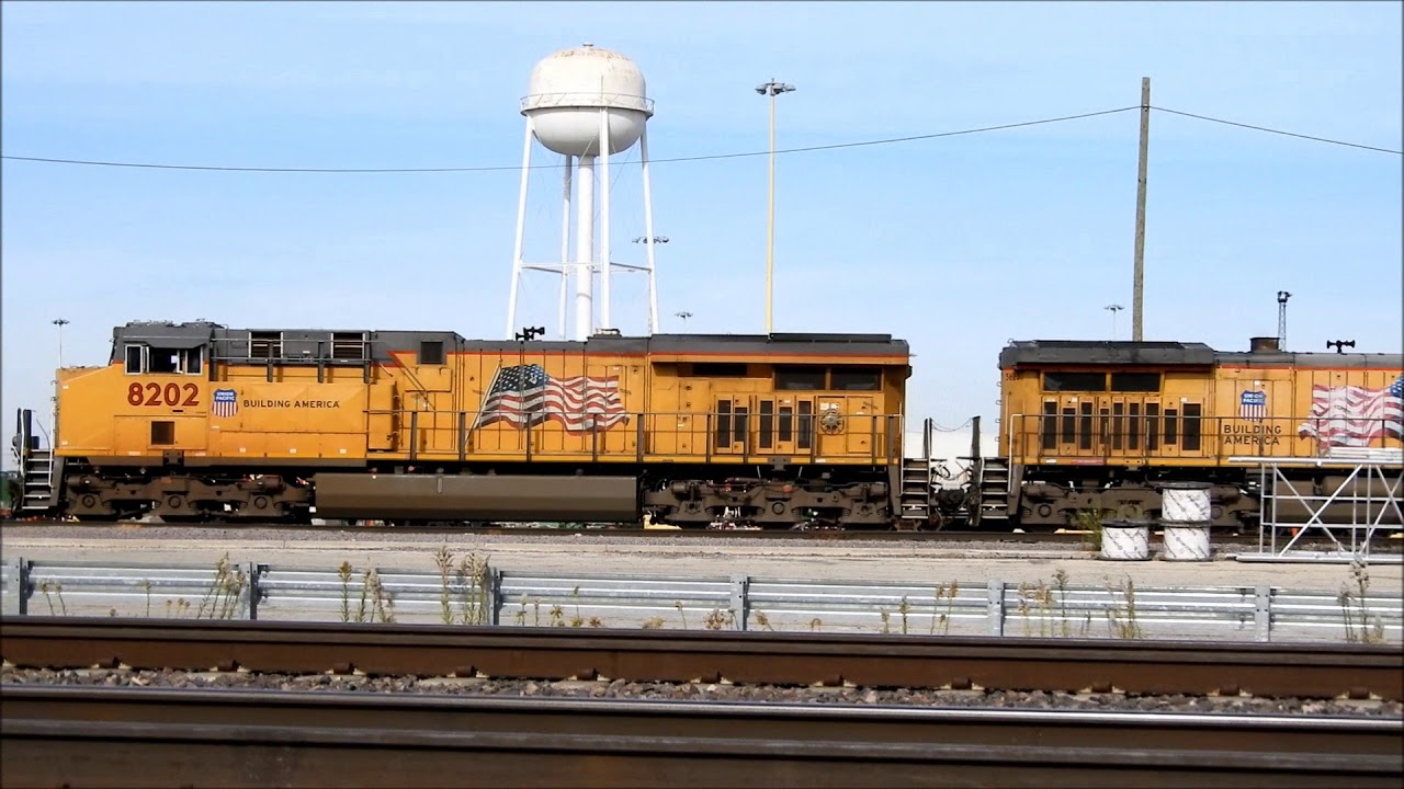 Union Pacific power working at the Union Pacific Proviso yard - YouTube