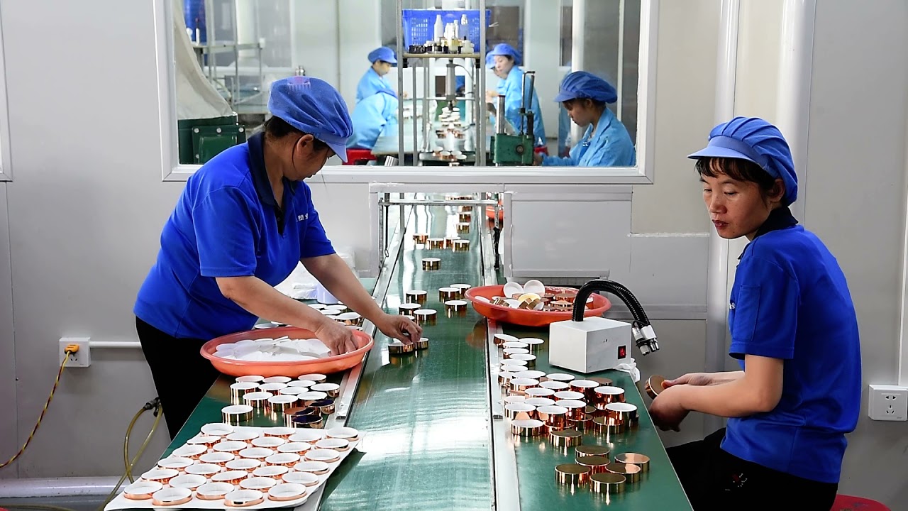 Assembly Process of Plastic Caps For Cosmetic Jars - YouTube