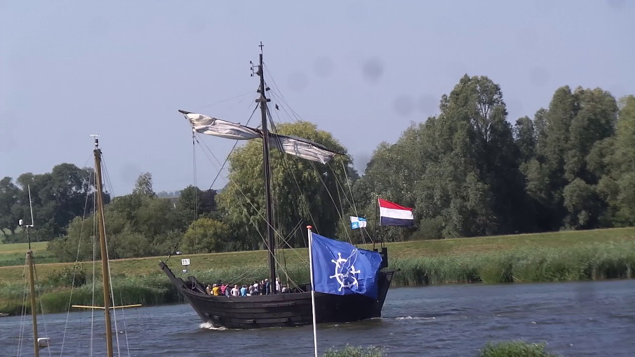 Kampen medieval cog ship - YouTube
