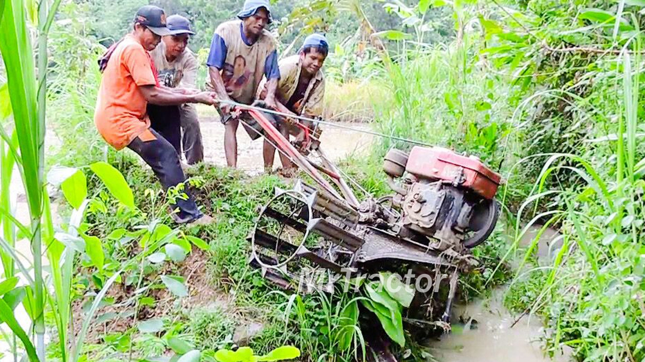 Hard Working Hand Tractor Quick Capung Metal Traktor - YouTube