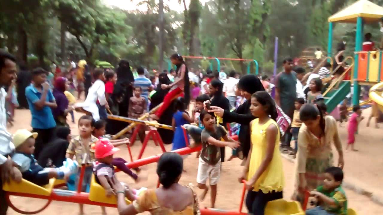 Over crowded Diamond Garden Chembur Mumbai. - YouTube