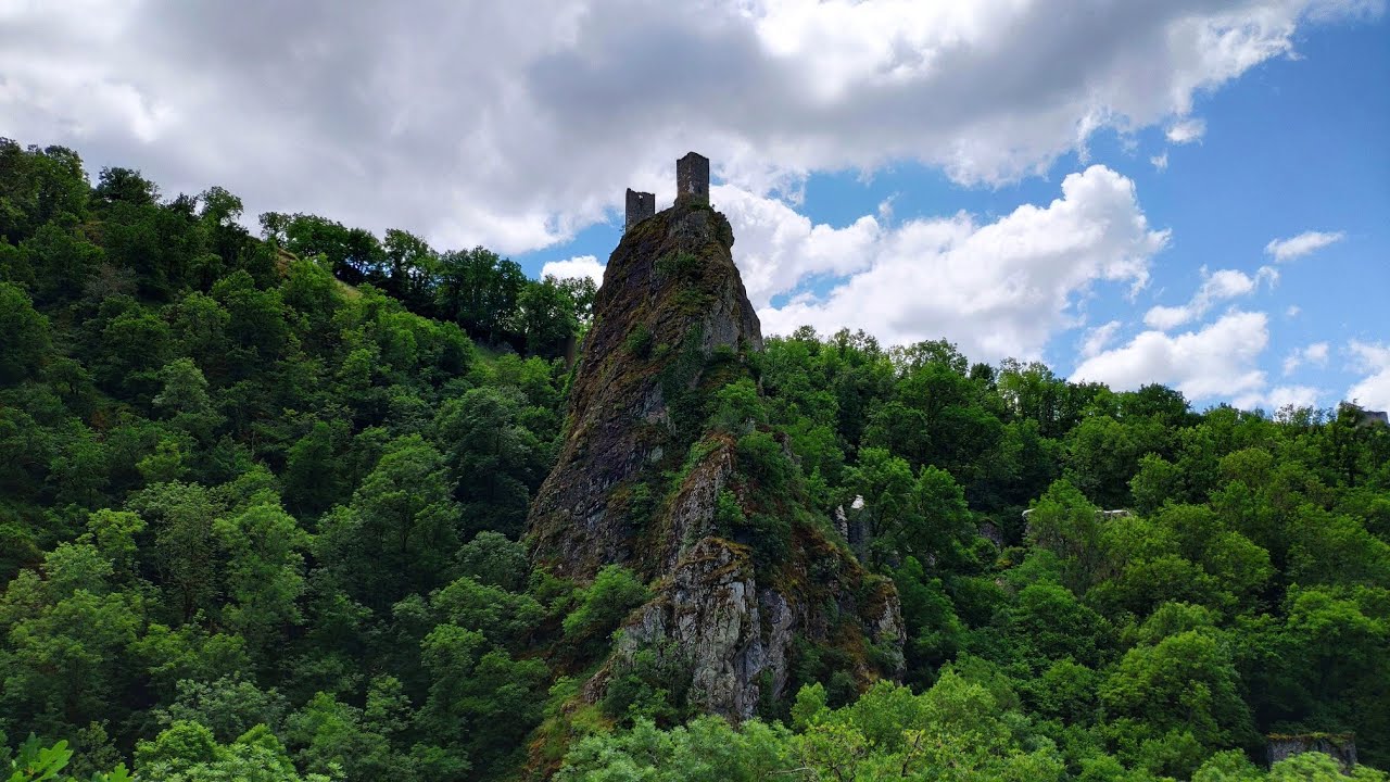 Visite du village de Peyrusse le Roc - YouTube