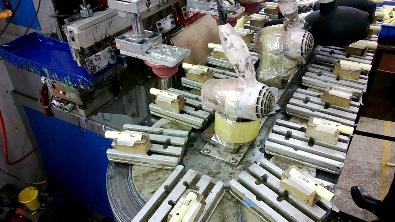 pad printing multi head - YouTube