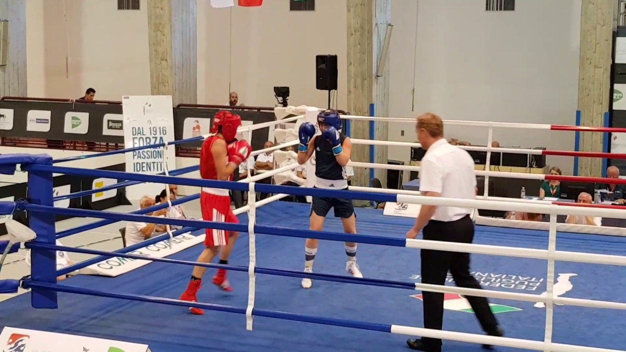Boxing: Bettina Dahl VS Helena Envald - YouTube