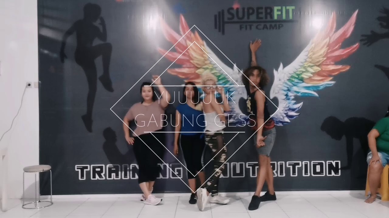 Flash Pose Zumba - YouTube