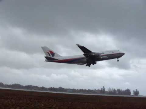 MAS 747- 400 taking off ( Kuala Terengganu - Jeddah) 04 nov 09 - YouTube