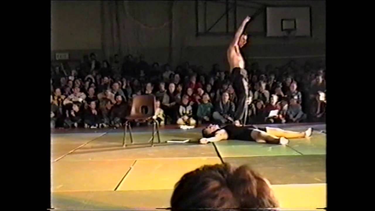 Bruce Lee v Van Damme - YouTube