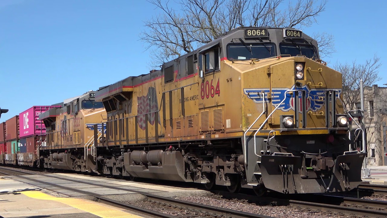 Freight Meet At Elmhurst Plus Metra - YouTube
