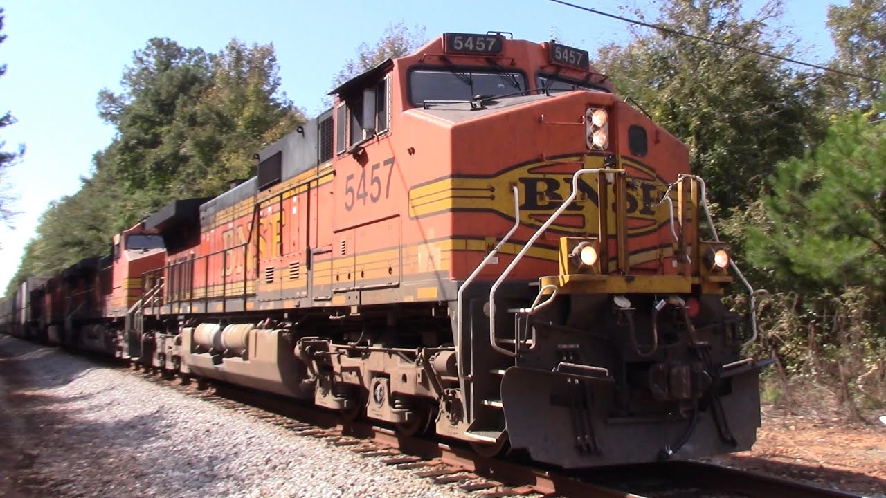 BNSF 5457 leads I183-22 w/ an FXE trailing near Hogansville, GA 10/23/22 - YouTube