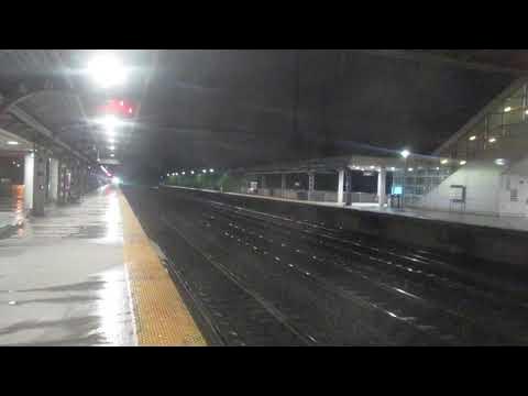 A Late Amtrak Northeast Regional #158 at Hamilton, NJ - YouTube