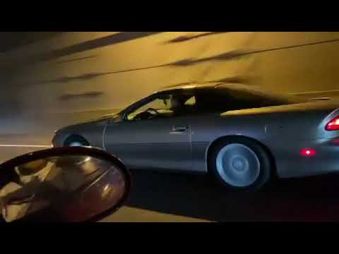 2006 GTO vs 2001 Camaro SS - YouTube