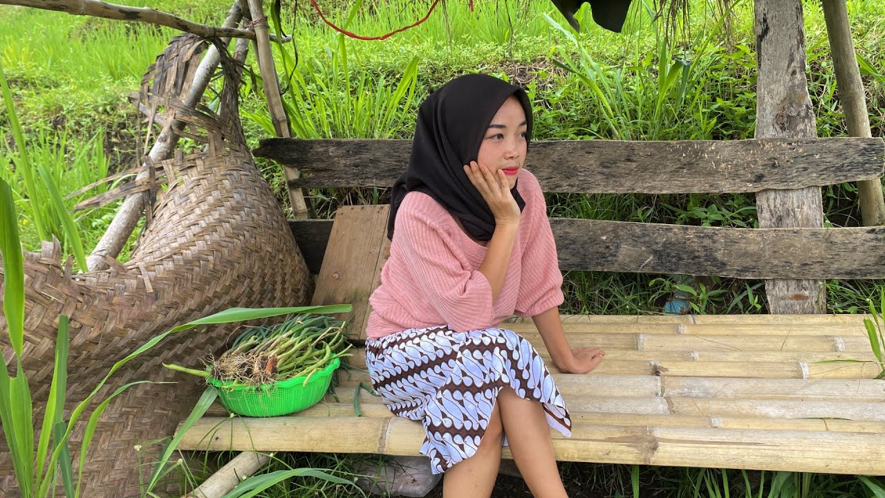 GADIS DESA YATIM NENG AYU BEKERJA KERAS UNTUK ADIK " NYA BIKIN KITA TERHARU SEDIH - YouTube