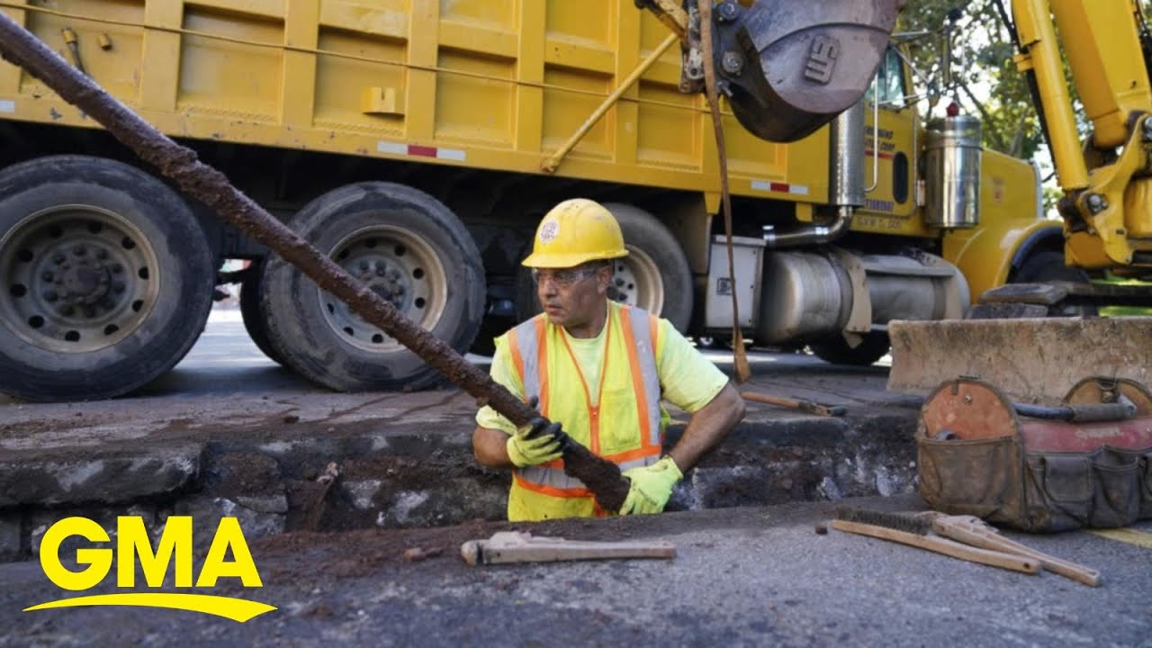 Newark, New Jersey, replaces lead service lines - YouTube