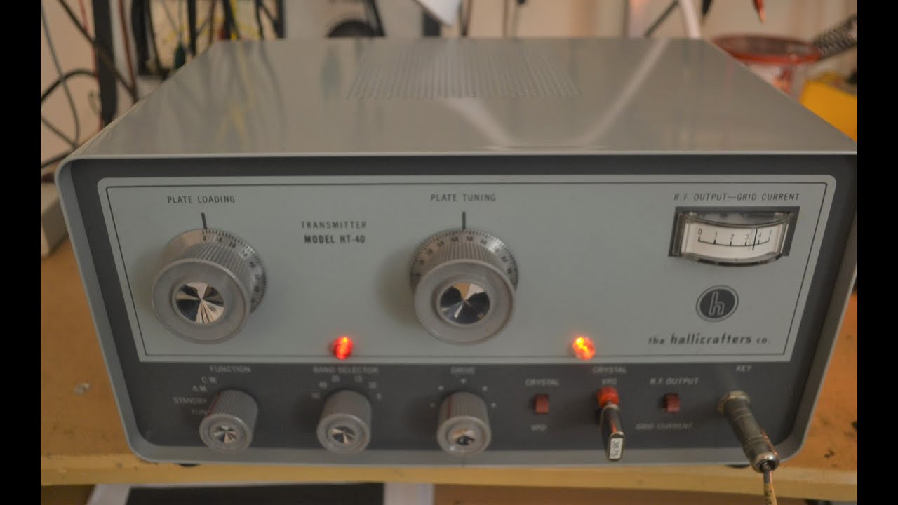 Demonstration of the Hallicrafter HT-40 transmitter - YouTube