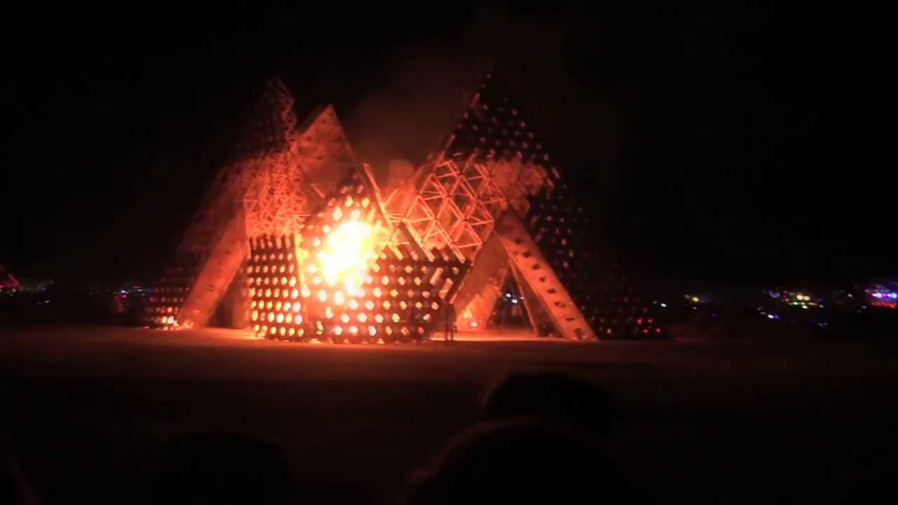 Burning Man 2013 : Cradle of MIR burn in reverse - YouTube
