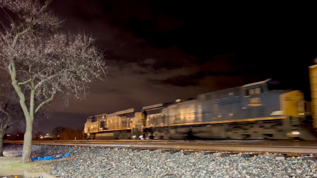 CSX ES44AH 737 Leads Rerouted Intermodal I025-16 on 1/16/23 - YouTube