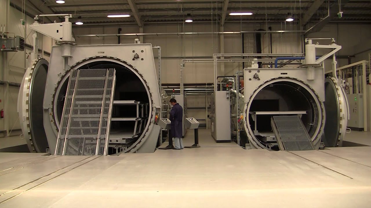 Wytwarzanie kompozytów w technologii autoklawowej - YouTube