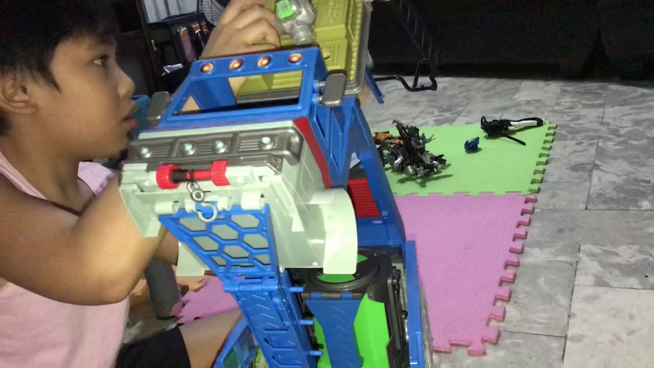 Ben 10 Rust Bucket toy review - YouTube