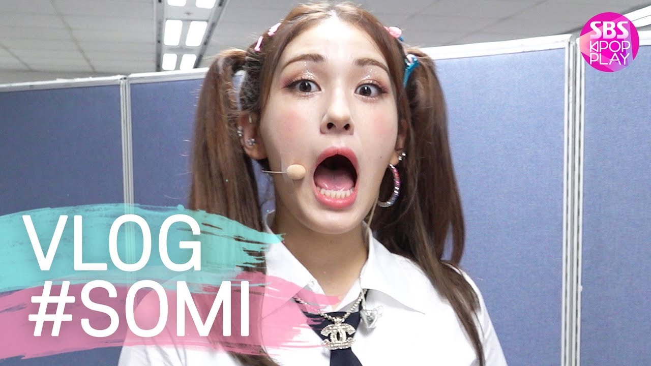 (ENG SUB)[VLOG_SOMI/EP1] 인기가요 막방하는 날, 소미가 깜짝 놀란 이유는? - YouTube