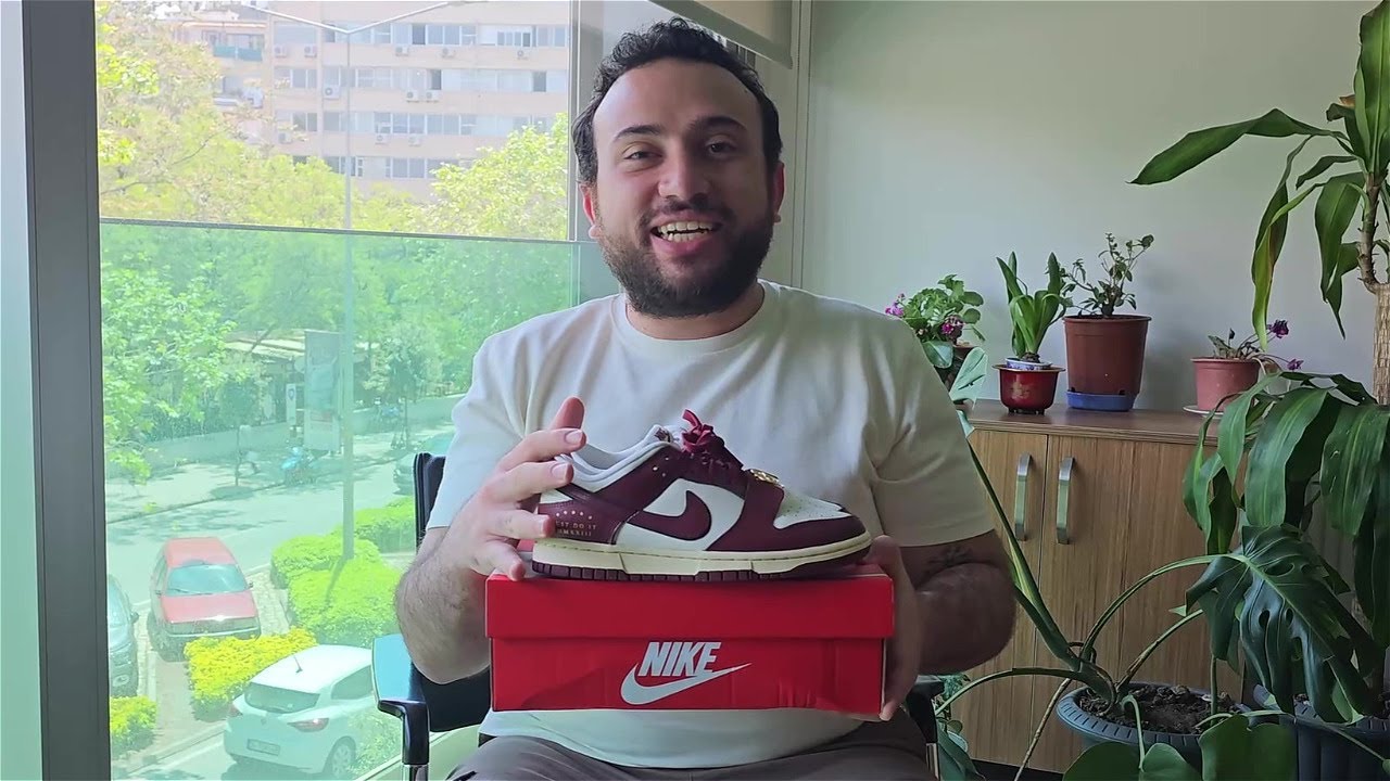 NIKE DUNK LOW SE (W) SİSTERHOOD TEAM RED İNCELEME - YouTube