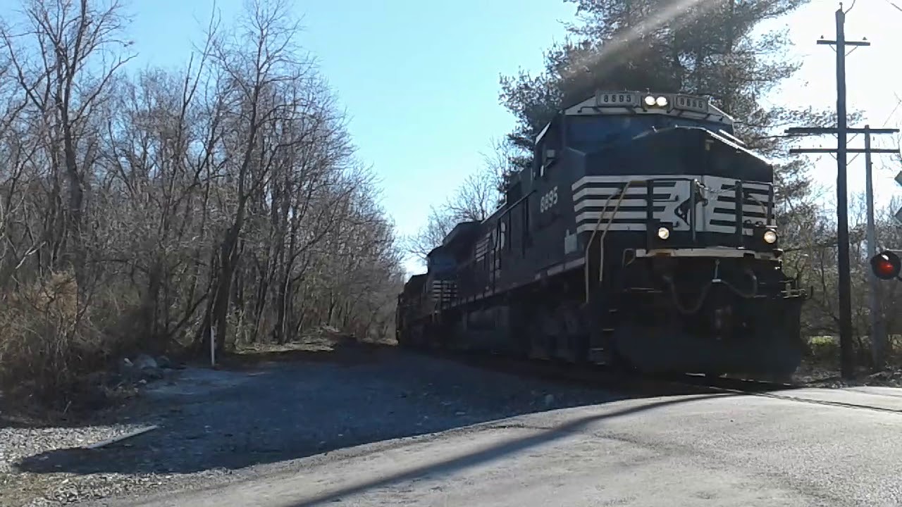 16T with NS 8895 coming around the curve at Taylor's Landing Road near ...