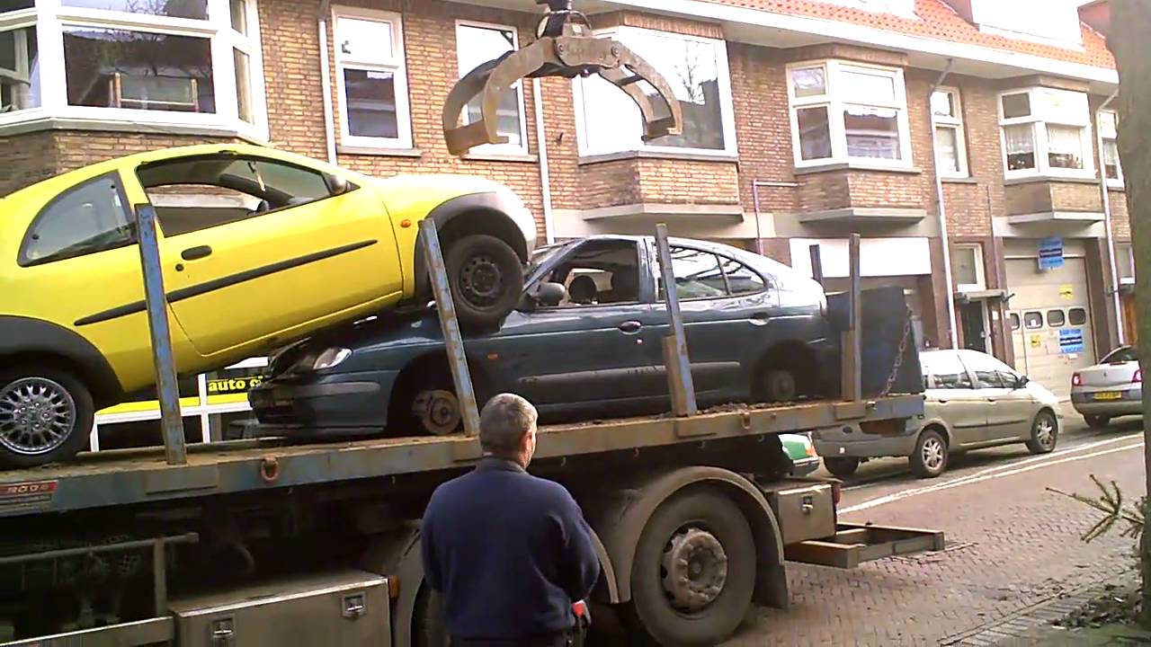 Renault Megane + Ford Ka off to the scrapper !! - YouTube