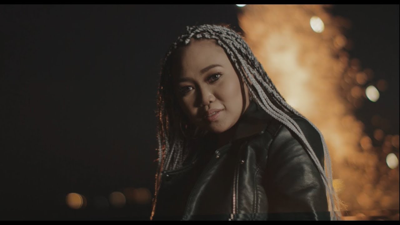 Meunnie - Kinsa'y Para Nimo (Official Music Video) - YouTube