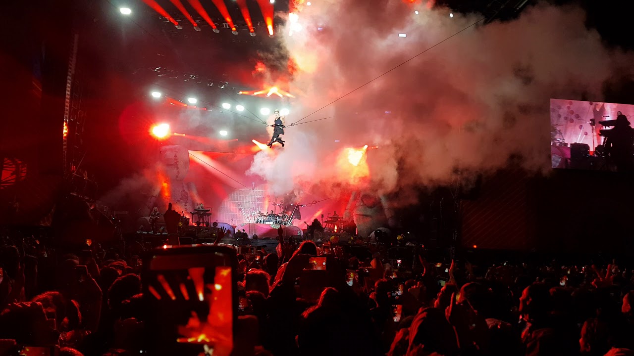 Pink final song at vfestival 2017 - YouTube