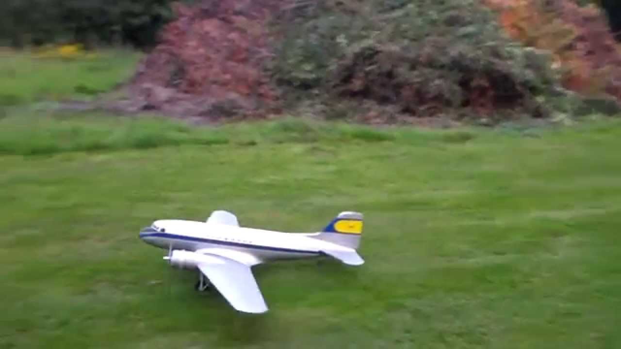 Douglas DC 3 Lufthansa RC-Modell 2m Spw - YouTube