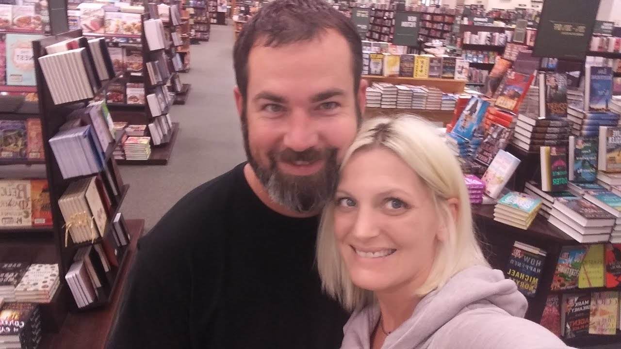 Book Store Date Night - YouTube