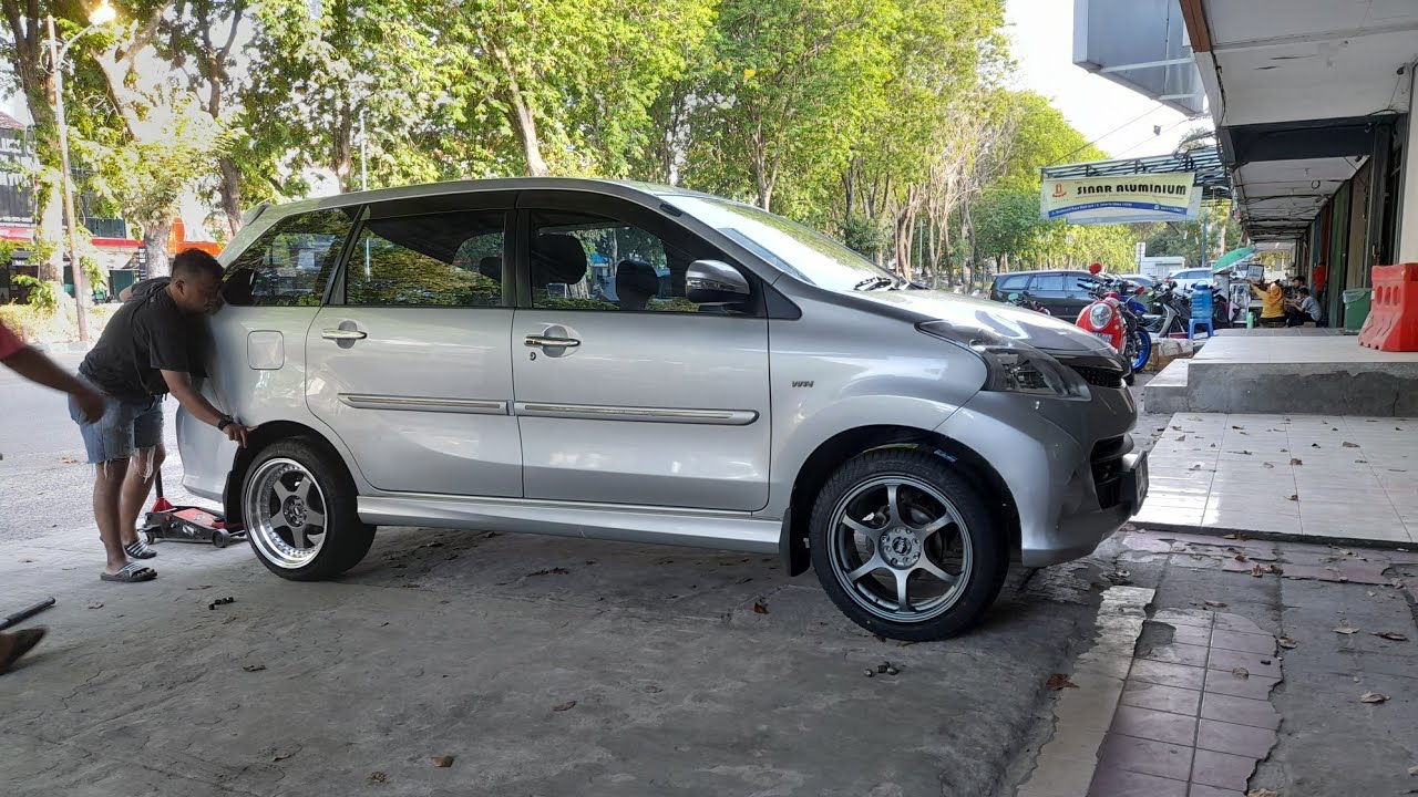 MODIFIKASI MOBIL AVANZA SILVER GANTI VELG HSR RING 17 PAKE BAN 205 50 ...