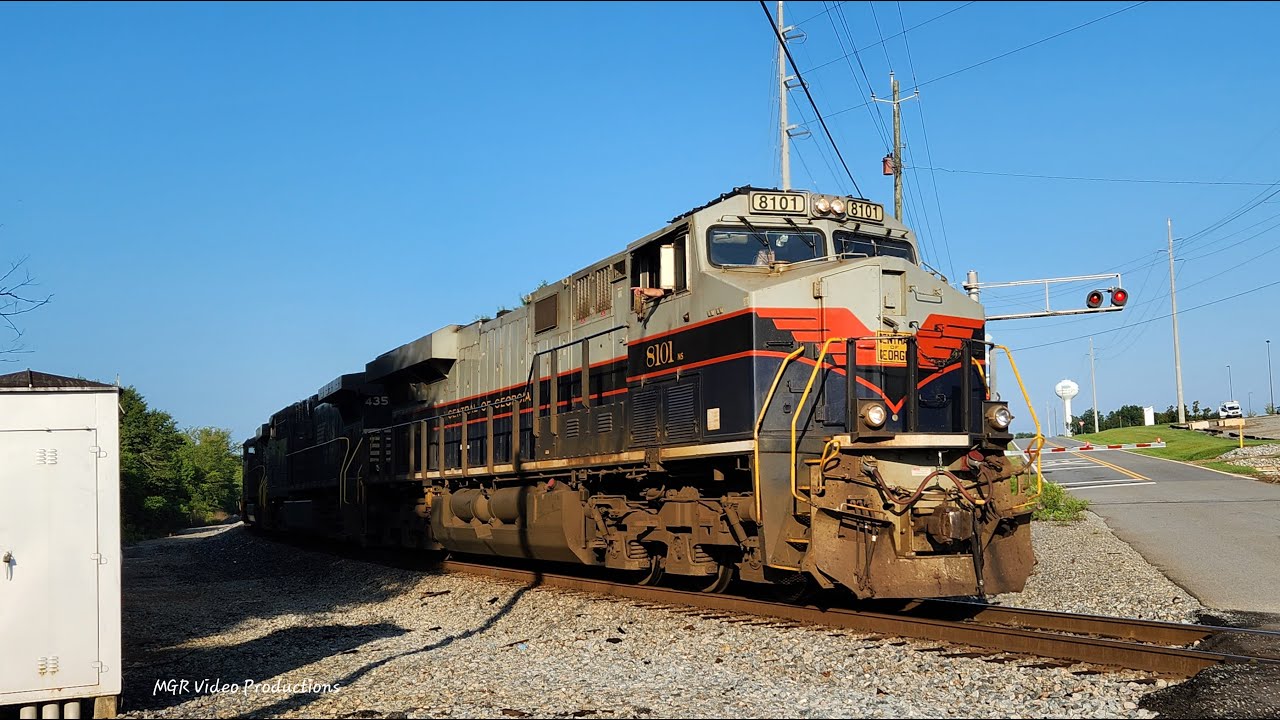8-7-2023: Central of GA Heritage Unit NS ES44AC 8101 Leads NS 24A in Macon, GA With Horn Show ...