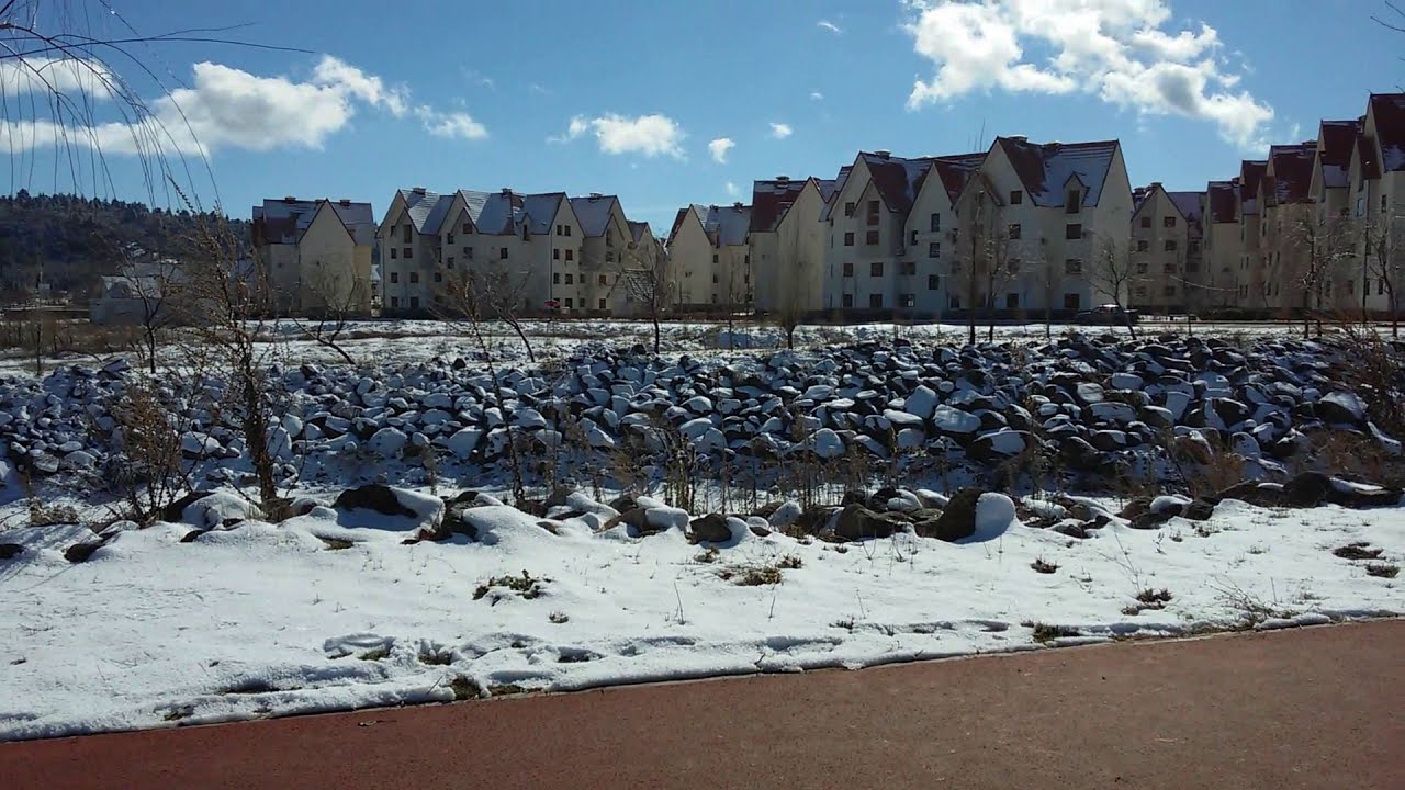 Ifrane en neige - YouTube