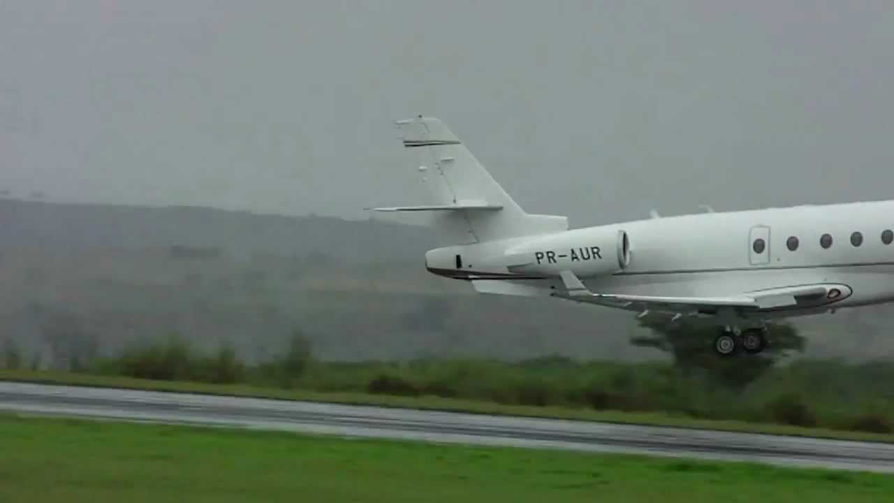 Decolagem do Jato - YouTube