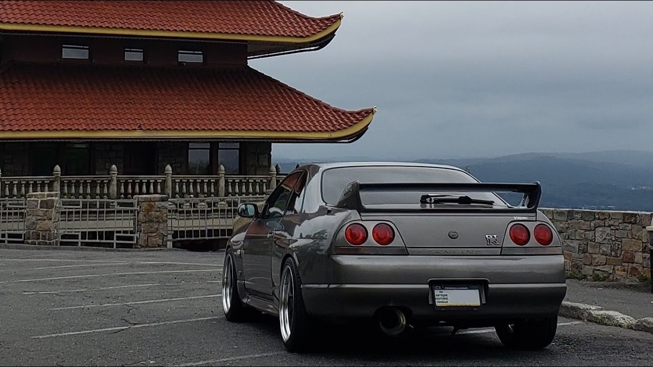 R33 Nissan Skyline GTR VSPEC trunk struts install - YouTube
