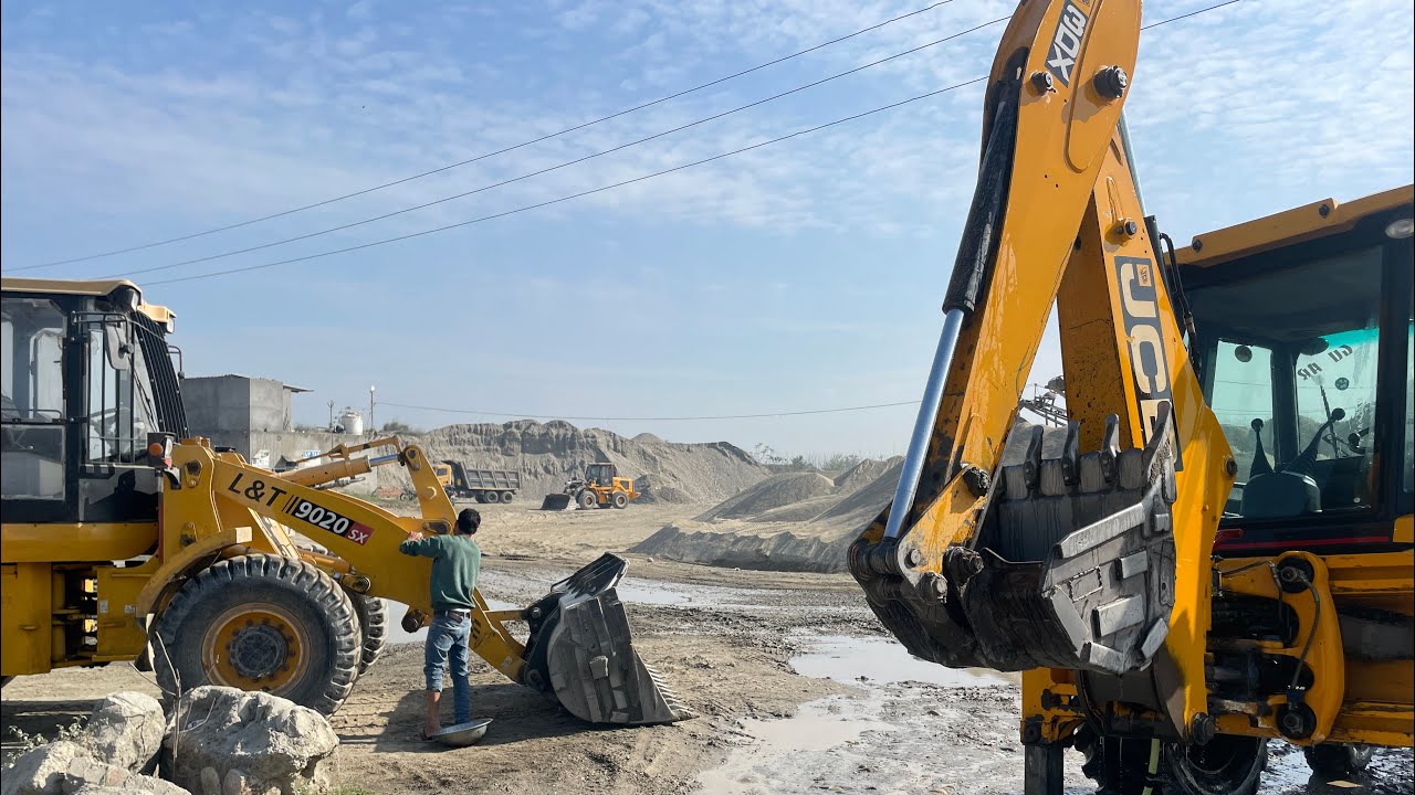 JCB washing by water pump - YouTube