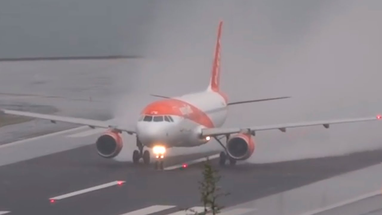 Bad weather || Challenging landings during a STORM || Low visibility ...