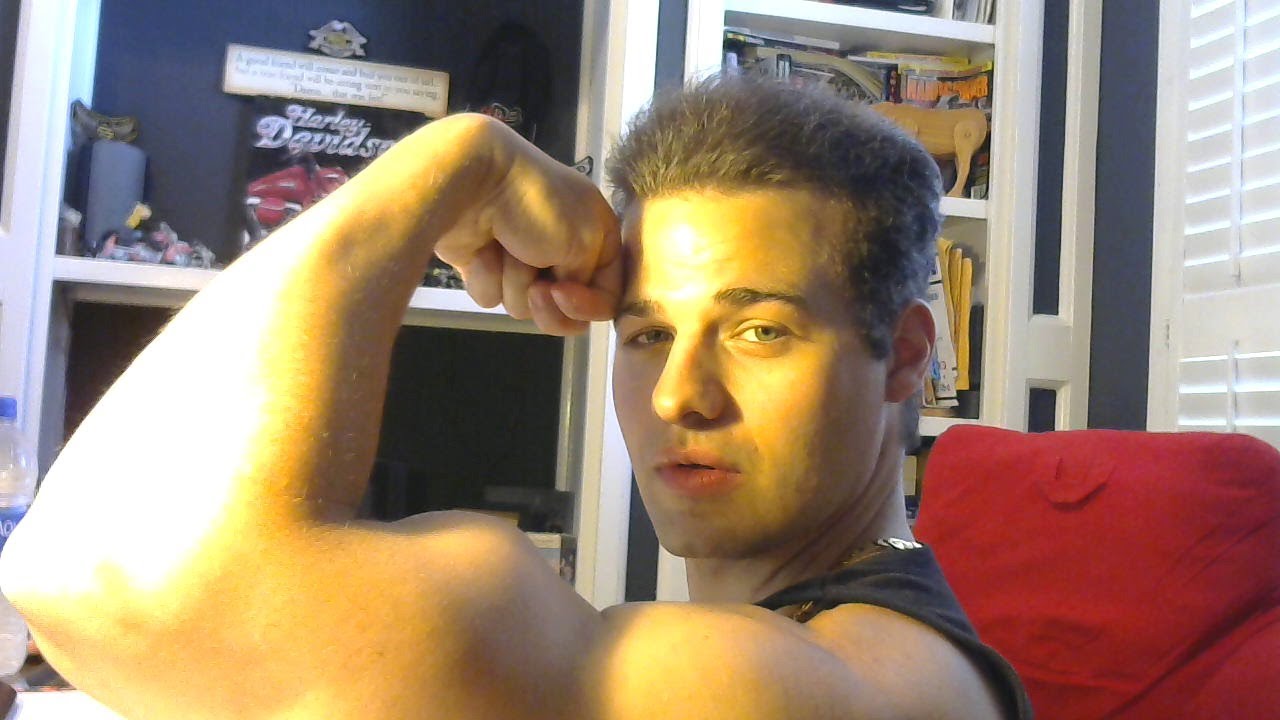 muscle flexing - YouTube