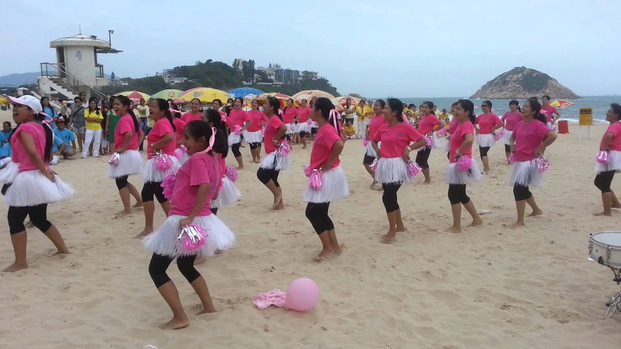 Cheering pink team - YouTube