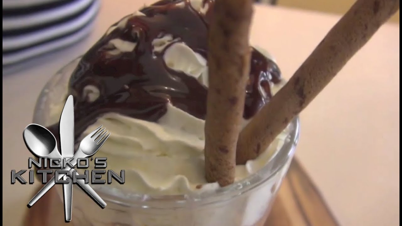 TRIPLE CHOCOLATE MILKSHAKE - YouTube