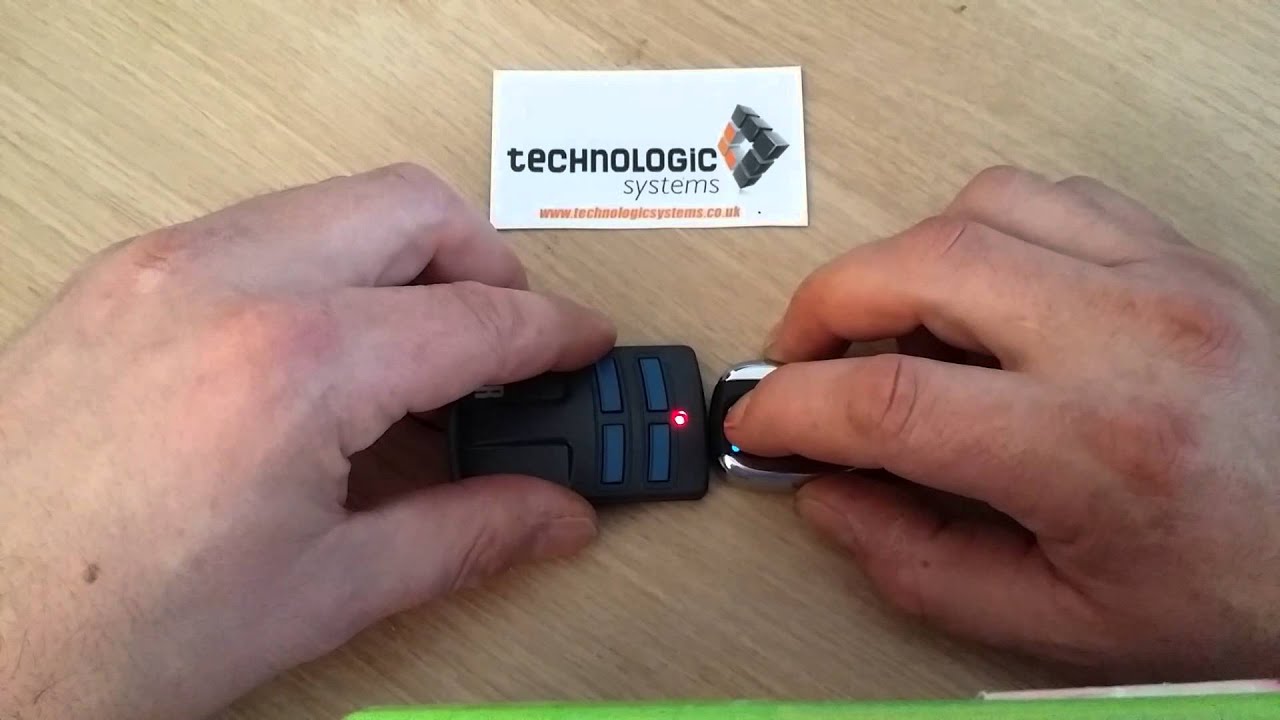 Prastel TC2E rolling code copier - YouTube