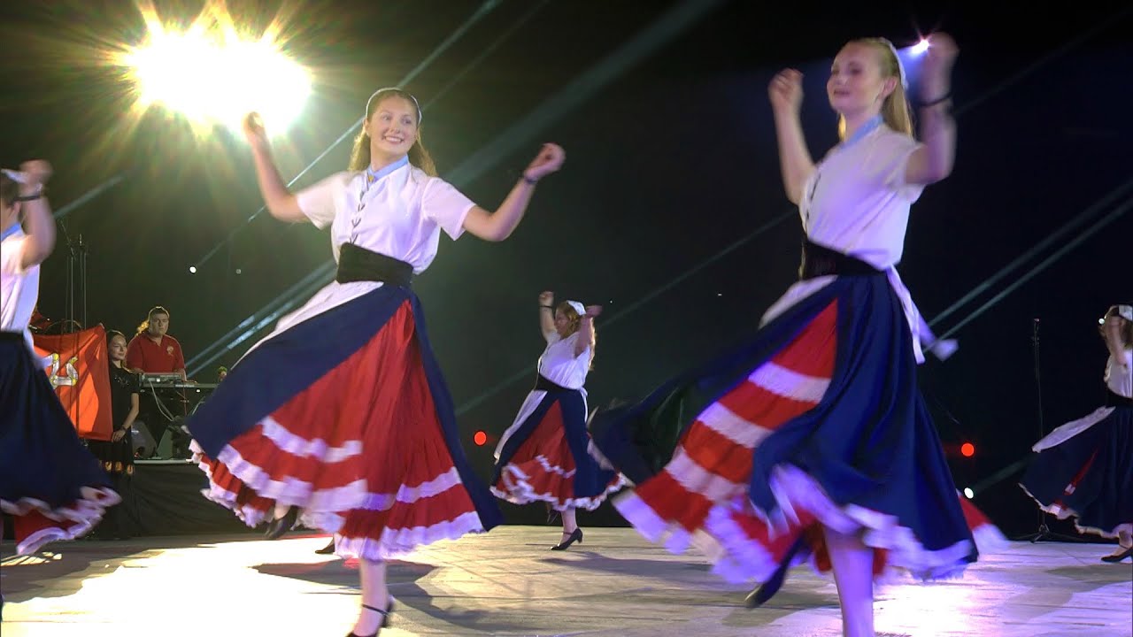 Manx dance performance by Ny Fennee at Festival Interceltique de ...